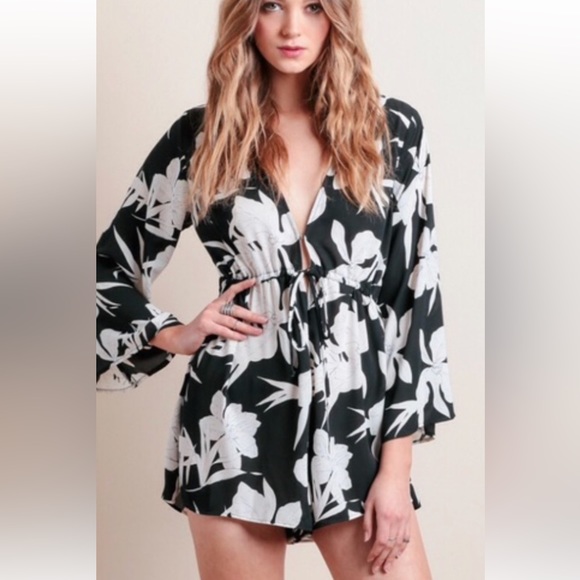 Show Me Your MuMu | Pants & Jumpsuits | Show Me Your Mumu Roxy Romper ...